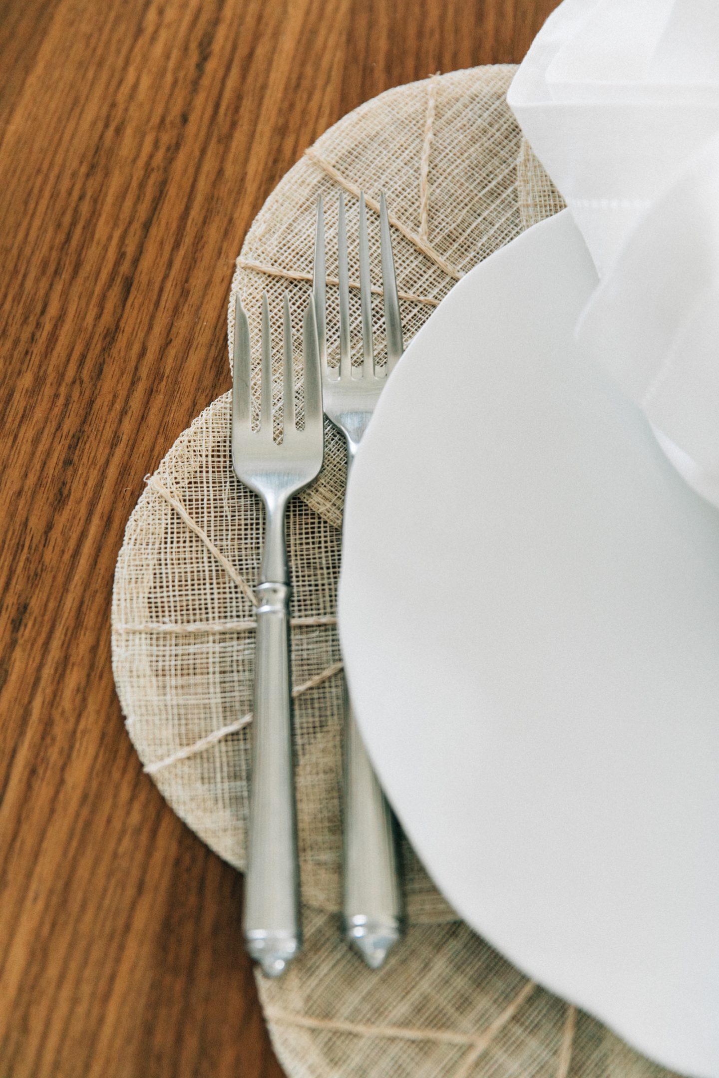 How to Accessorize a Well Dressed Table - Fortune Inspired